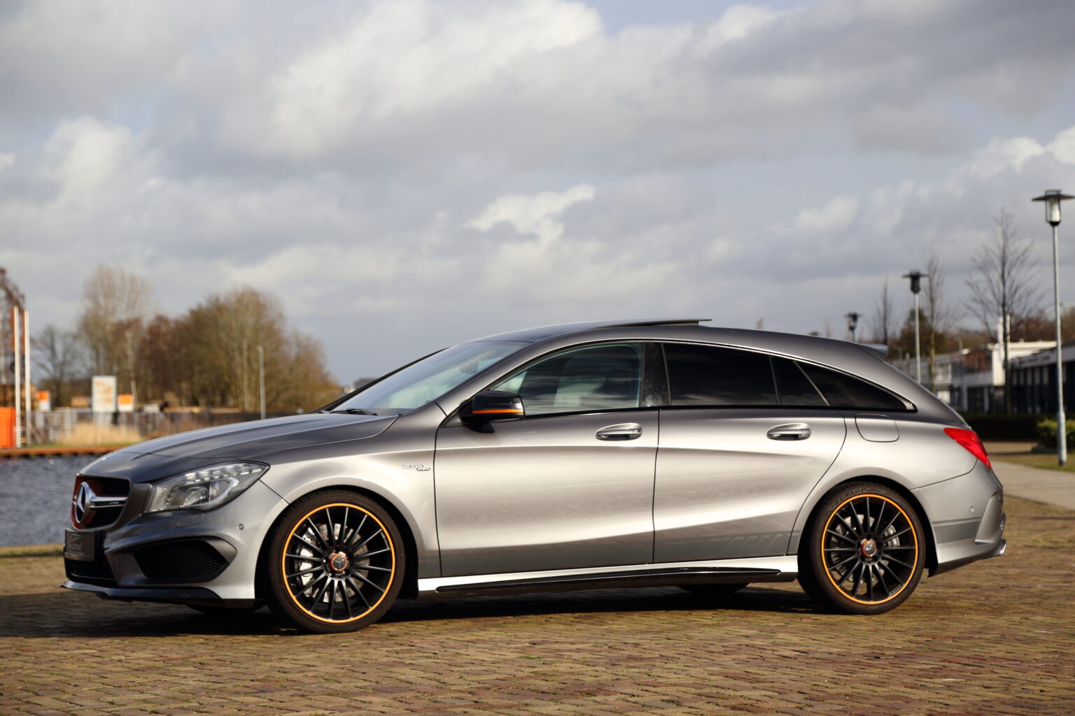 Mercedes-Benz CLA45 AMG Shooting Brake Orange Art Edition – RW-Customs